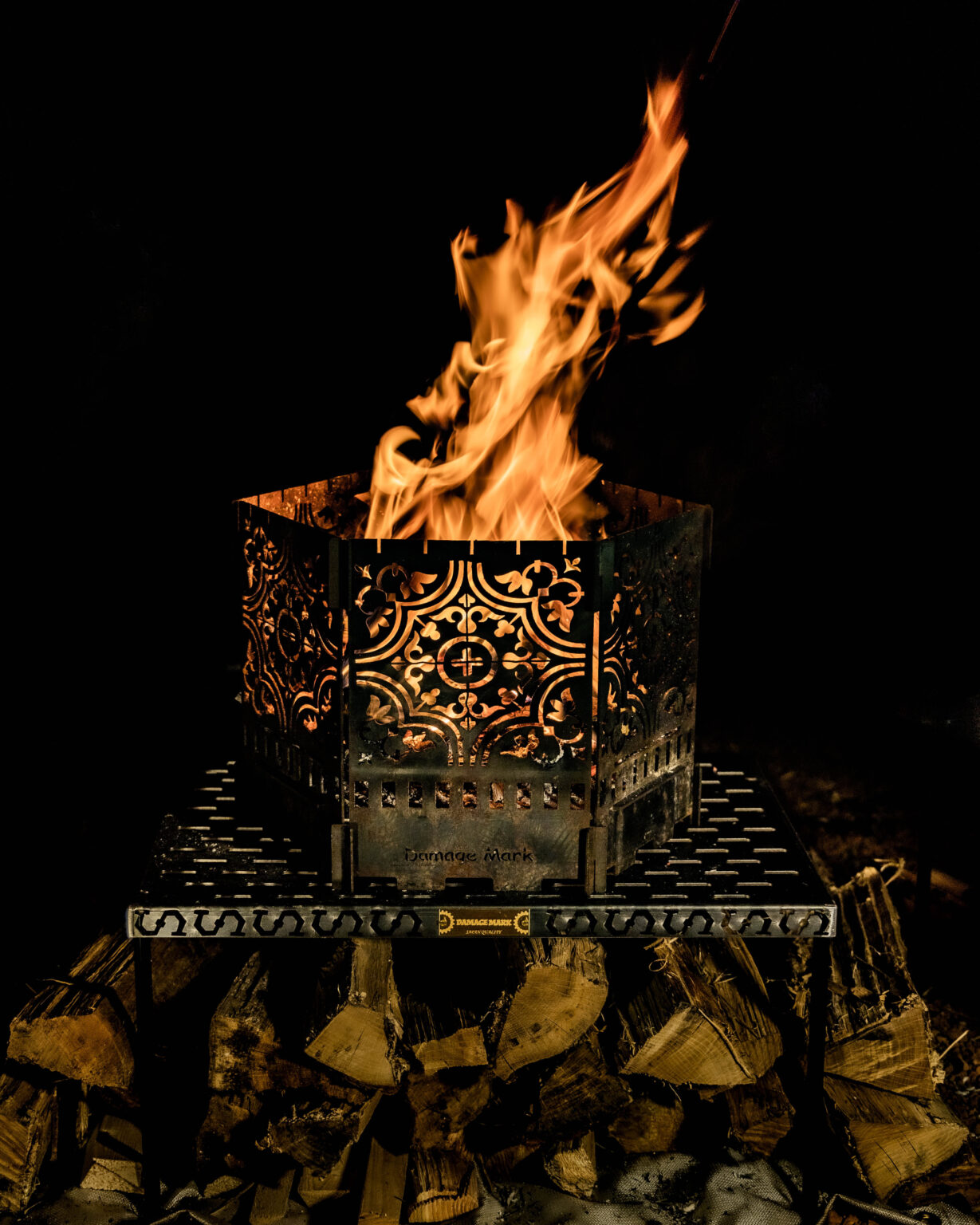 見るものを魅了するオシャレな焚き火台『DAMAGE MARK(ダメージマーク)／RECTA』のレビュー | いつでもCAMP